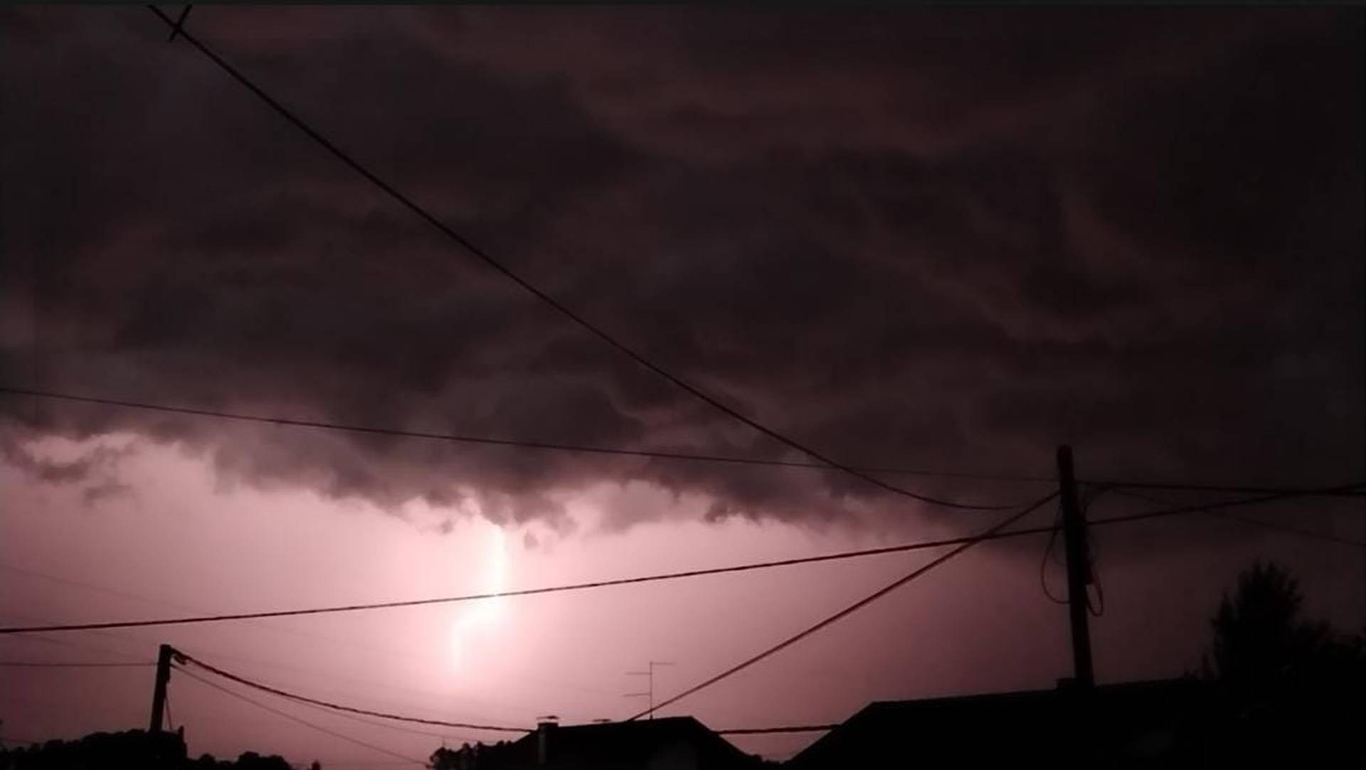 FOTO Pogledajte slike munja nad Zagrebačkom županijom | 24sata