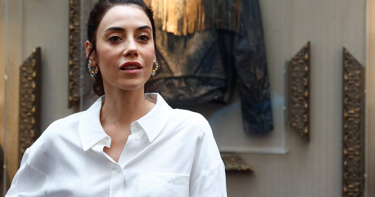 Fanovi zabrinuti za glumicu iz Ezela, kažu da je nestala. Turski mediji ...