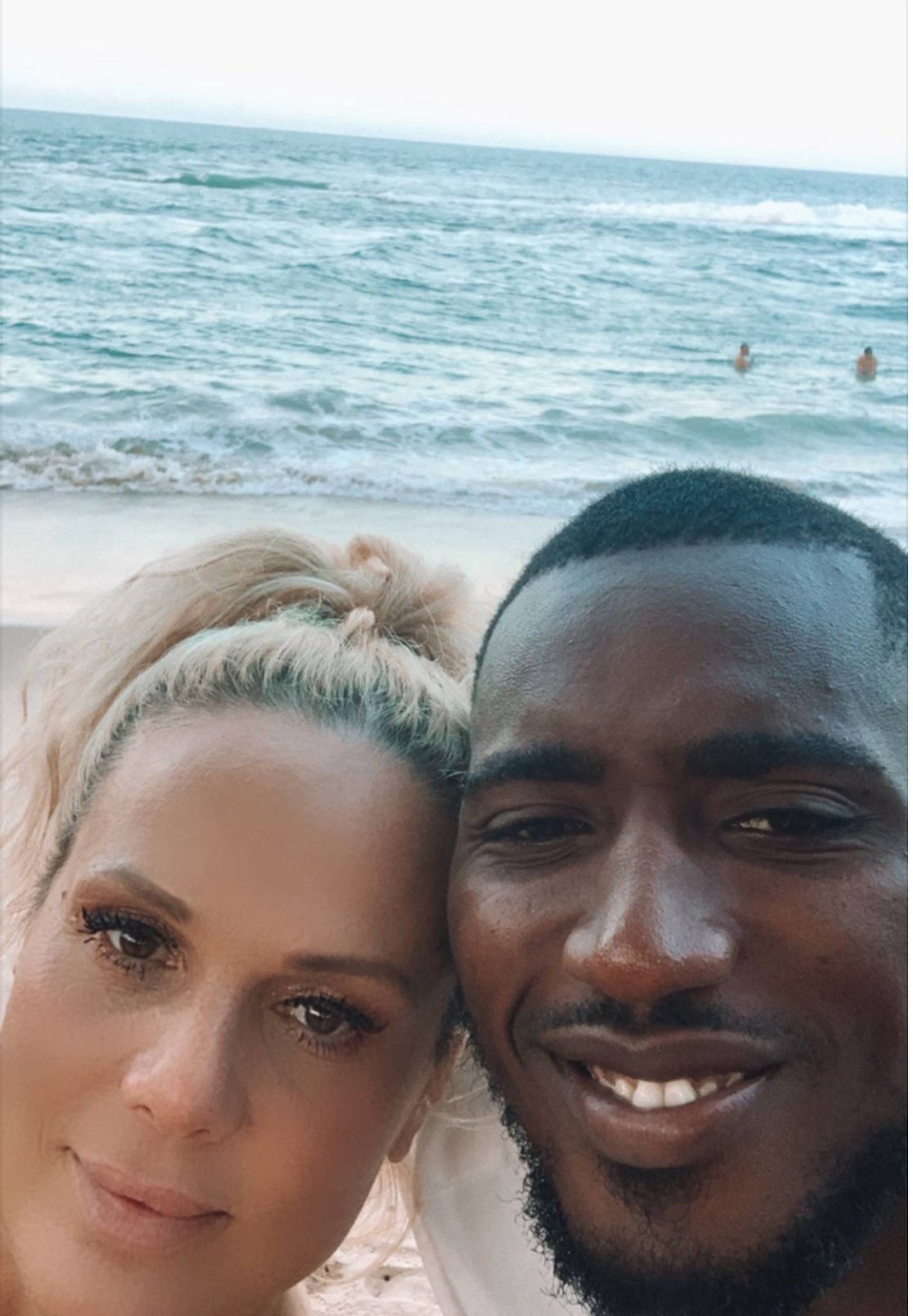 FOTO Slavi 49. rođendan, udala se za 26 godina mlađeg: Ovako se ...