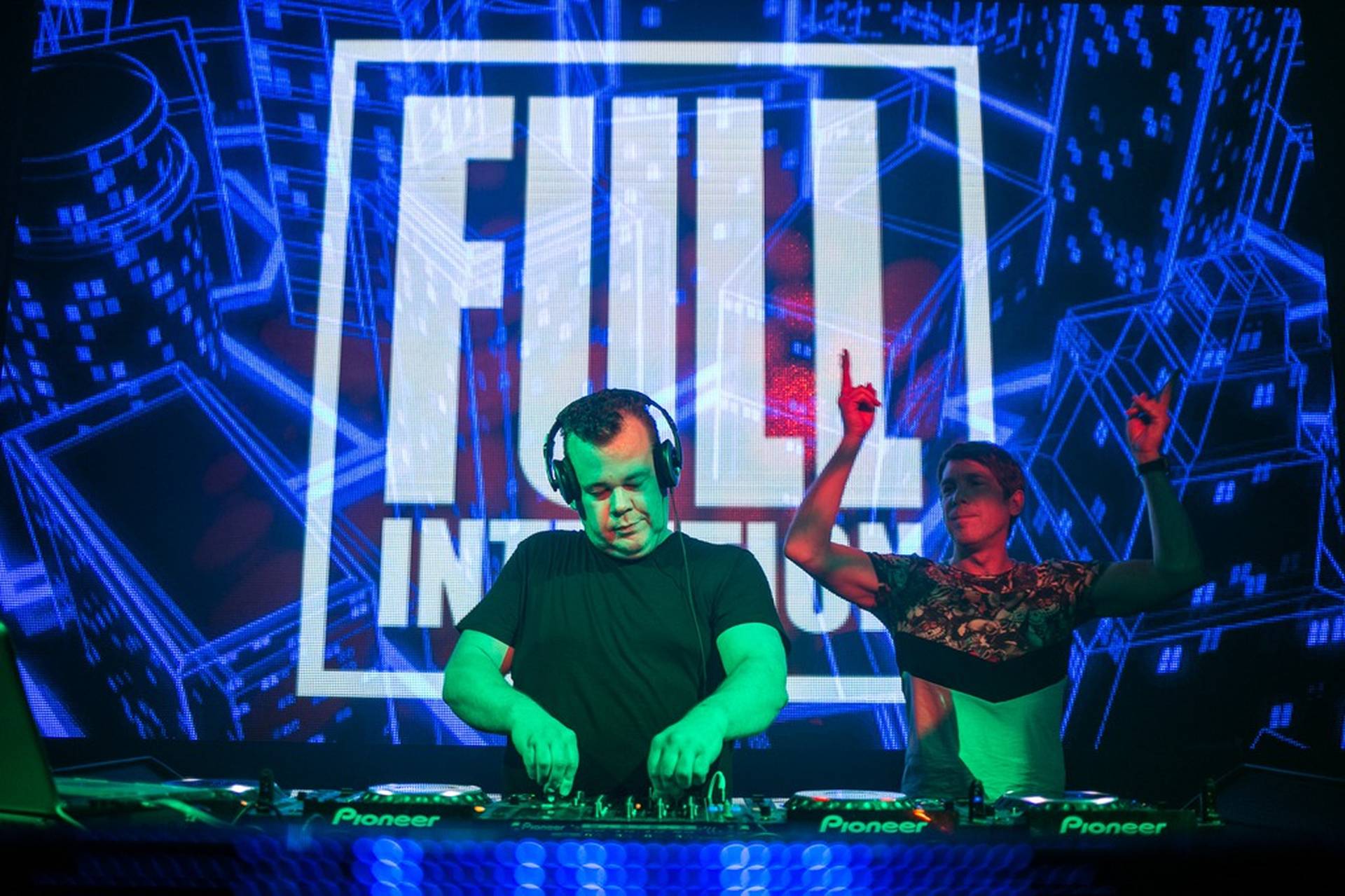 Galerija slika - Britanski duo, Full Intention prvi puta svirao u ...