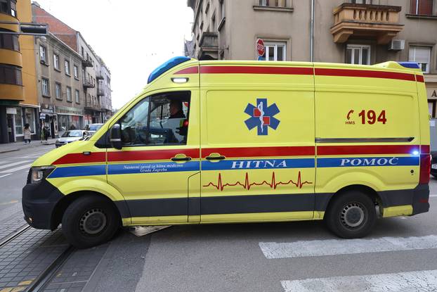 Auto naletio na pješaka u Ilici, ne voze tramvaji do Črnomerca | 24sata