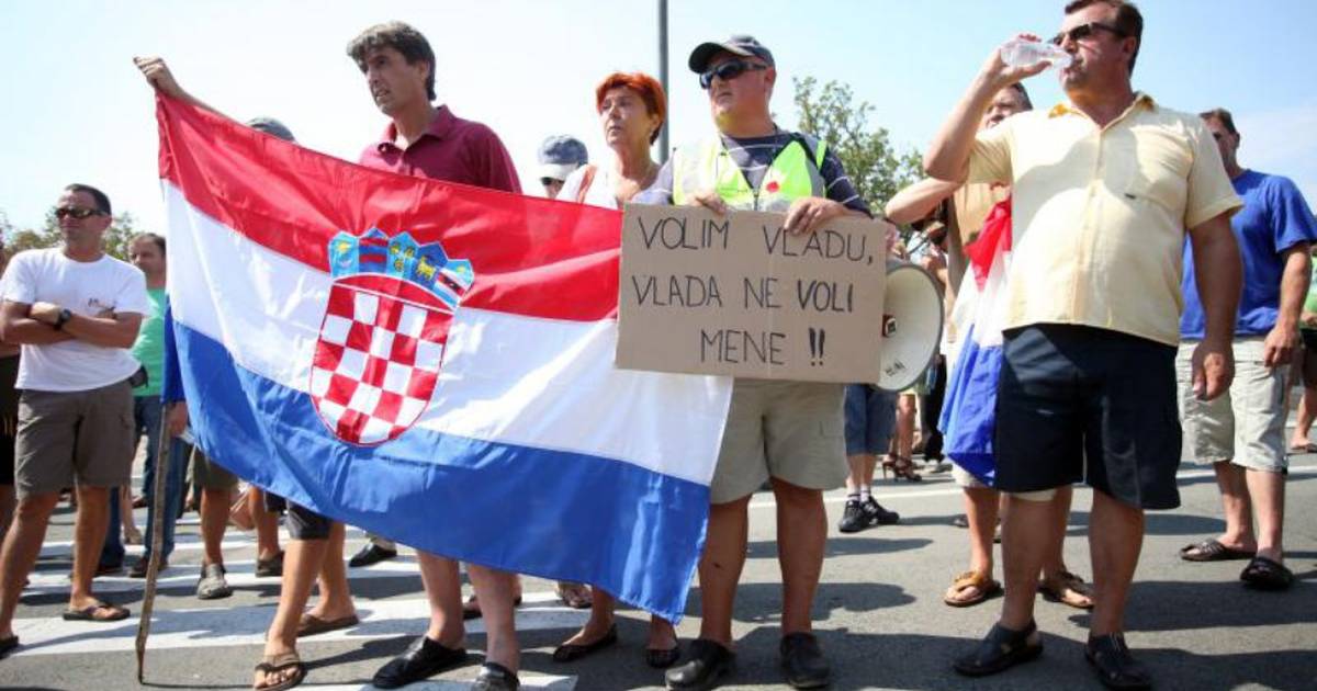 Kraj agonije za radnike Dine: Danas potpisuju sve ugovore? | 24sata Kraj agonije za radnike Dine: Danas potpisuju sve ugovore? | 24sata