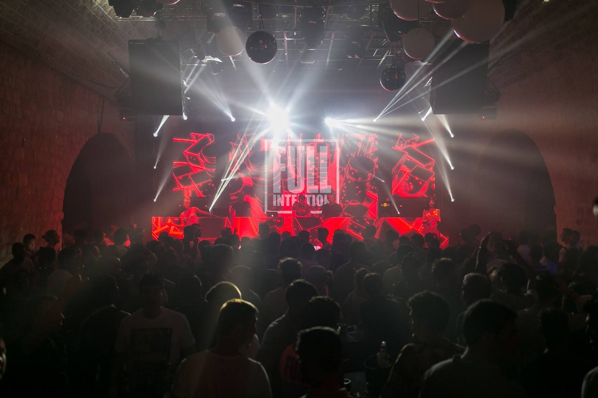 Galerija slika - Britanski duo, Full Intention prvi puta svirao u ...