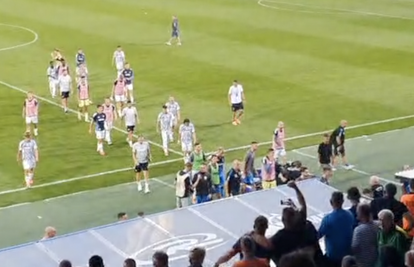 VIDEO Igrači Hajduka nisu prišli Torcidi nakon prvog HNL poraza | 24sata