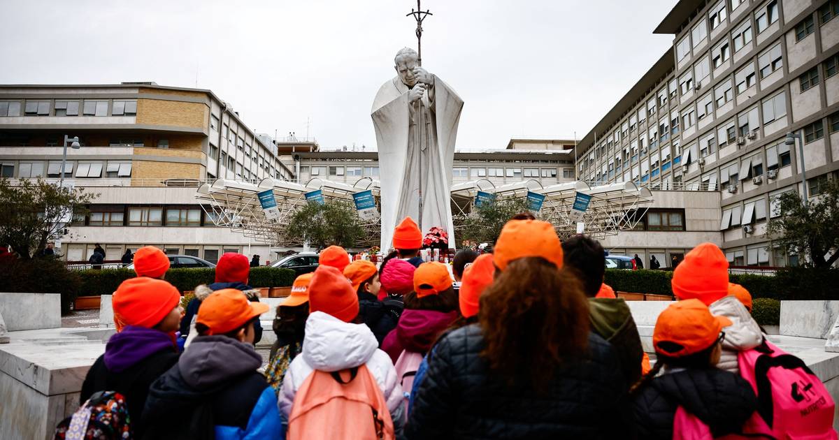 Biskupi pozvali na molitve za bolesnog papu Franju | 24sata