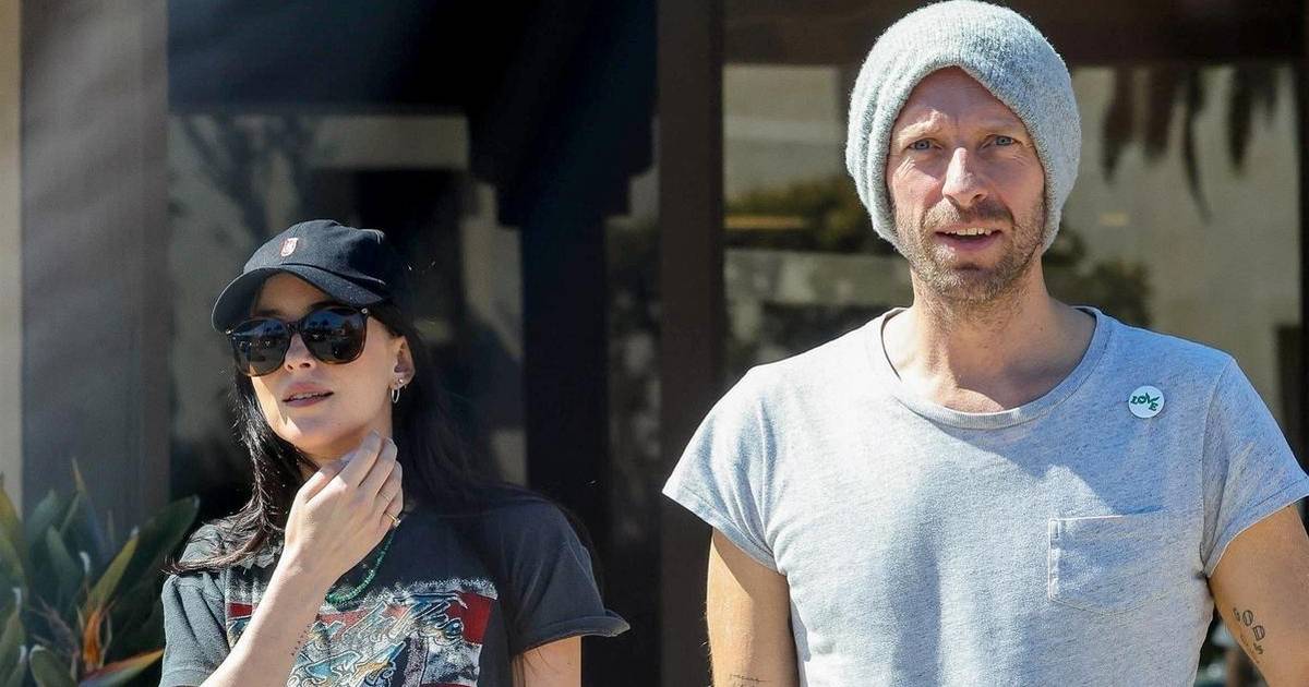 Zaručili su se Dakota Johnson i Chris Martin iz grupe Coldplay | 24sata