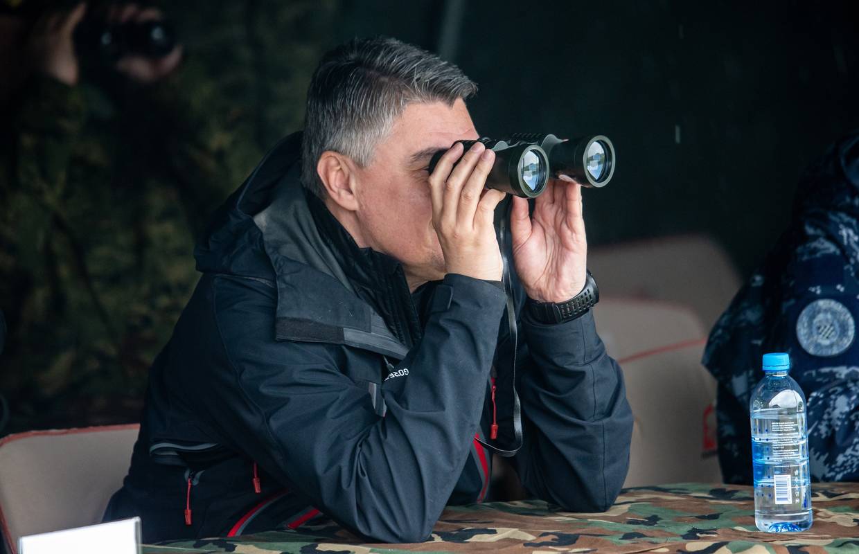 Leti, leti, leti Zoki! E, ne leti. Ostaje u Zagrebu i propušta krunidbu ...