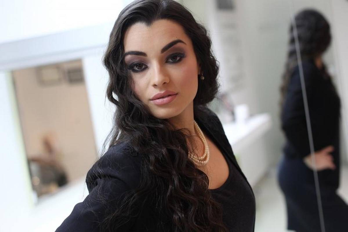 Sementa Rajhard pola godine ljubi instruktora skijanja Vanju | 24sata