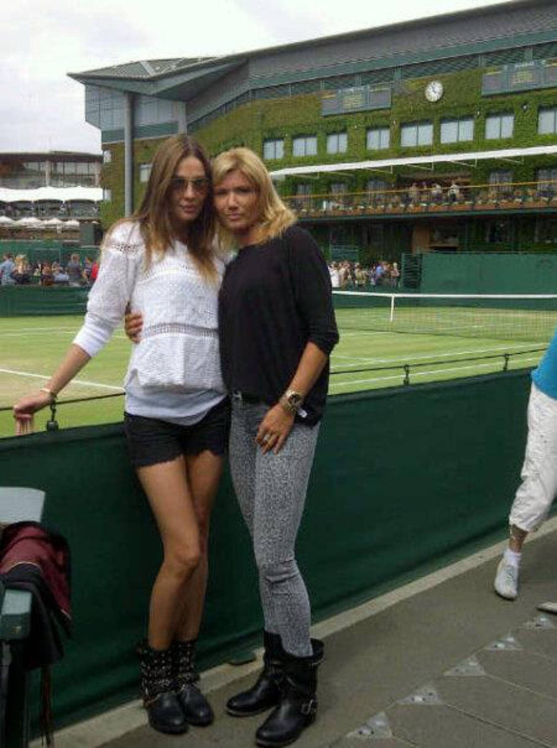 Galerija slika - Tanja Dragović i Vanja Mamić u Wimbledonu bodrile ... Galerija slika - Tanja Dragović i Vanja Mamić u Wimbledonu bodrile ...