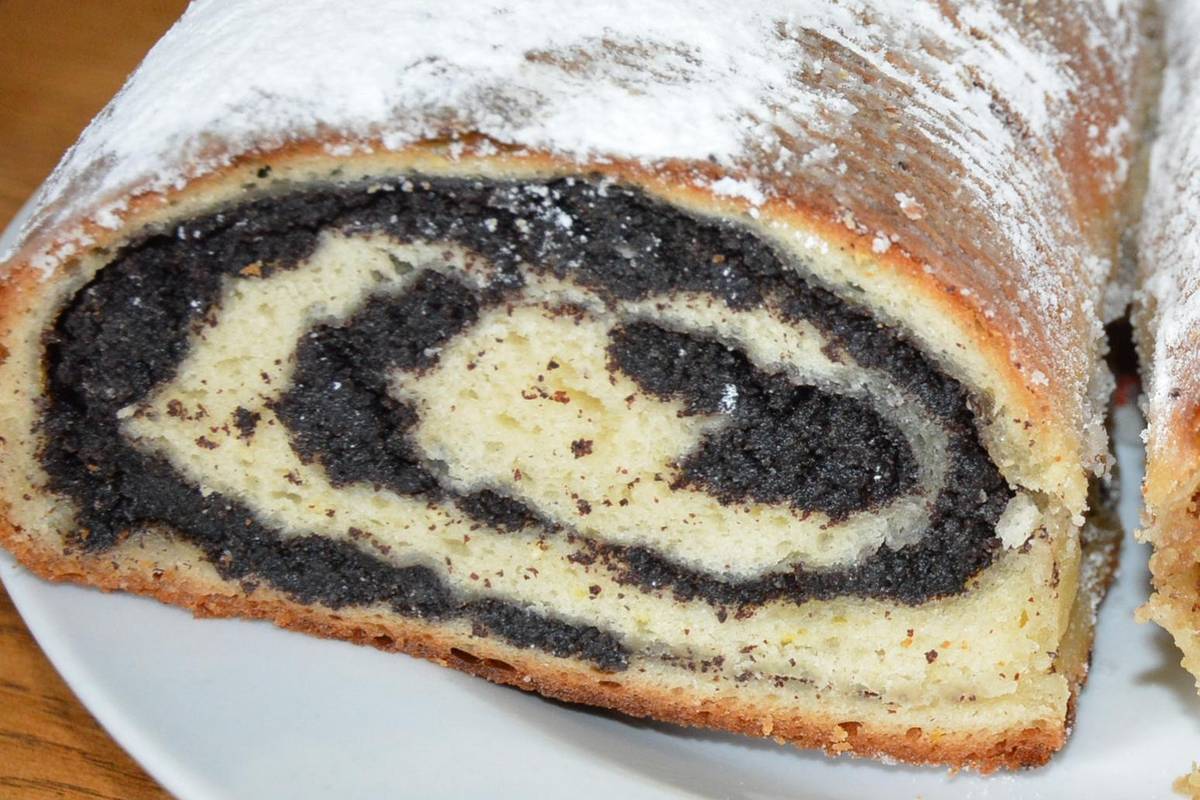 Makovnjača kao ona kakvu je baka radila - prhka i slatka | 24sata