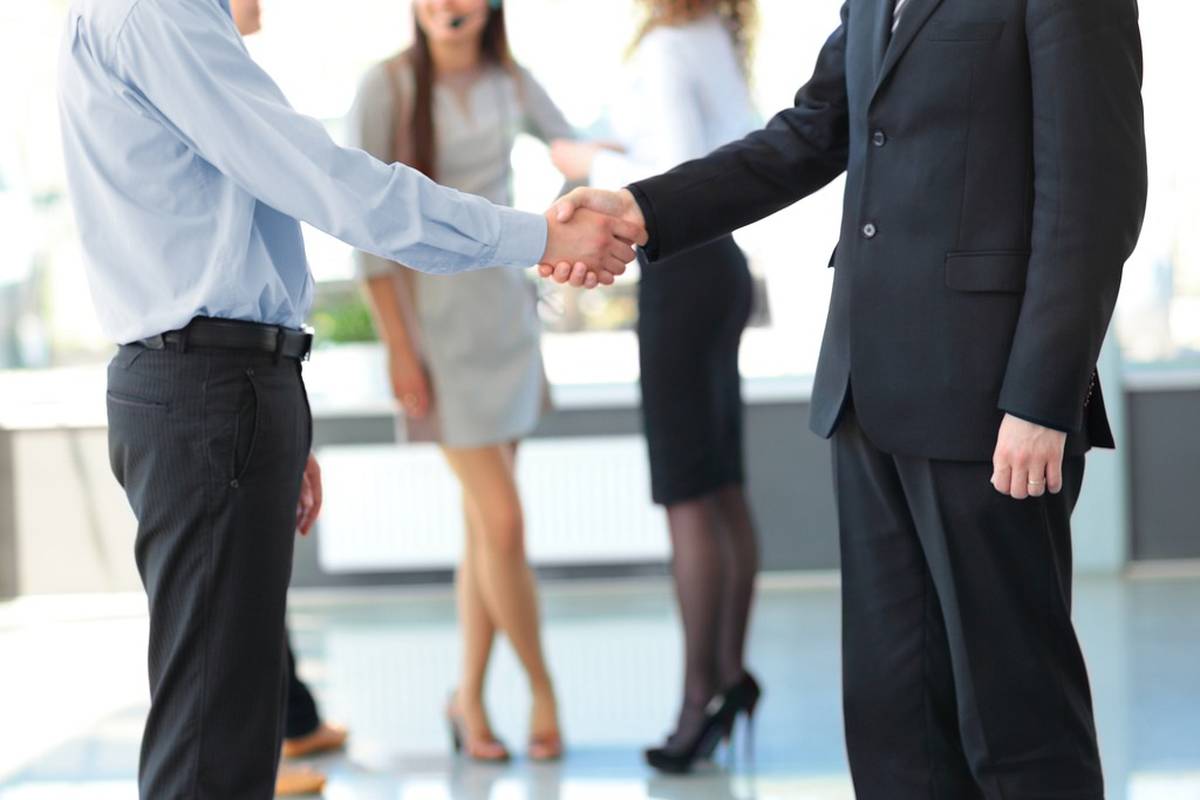 Govor tijela: Čvrsti stisak ruke odaje samouvjerenog čovjeka | 24sata