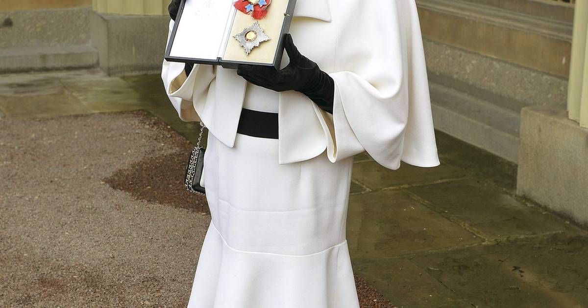 I kraljevska obitelj voli zlicu Alexis, dali su joj titulu dame | 24sata