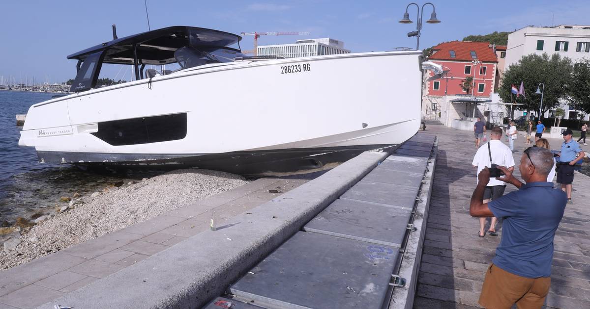 VIDEO Ne smite tu parkirat! Ovako se nasukao brod u Splitu | 24sata