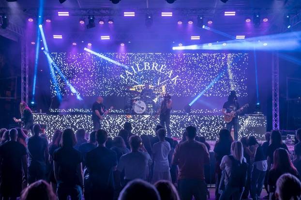Guns N' Roses tribute band Jailbreak osvojio Karlovac | 24sata