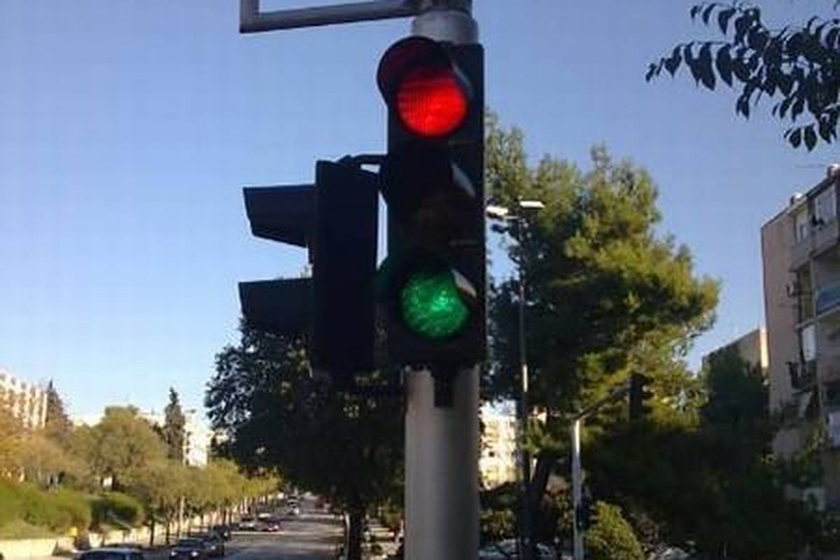 Semafor pokazivao zeleno i crveno i zbunjivao vozače | 24sata