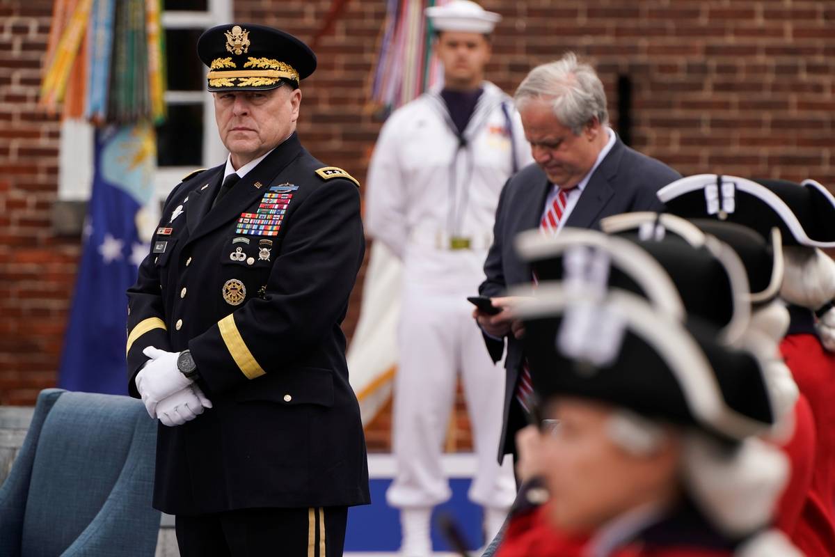 Smrt Georga Floyda: Šef vojske ispričao se što je hodao s Trumpom do ...