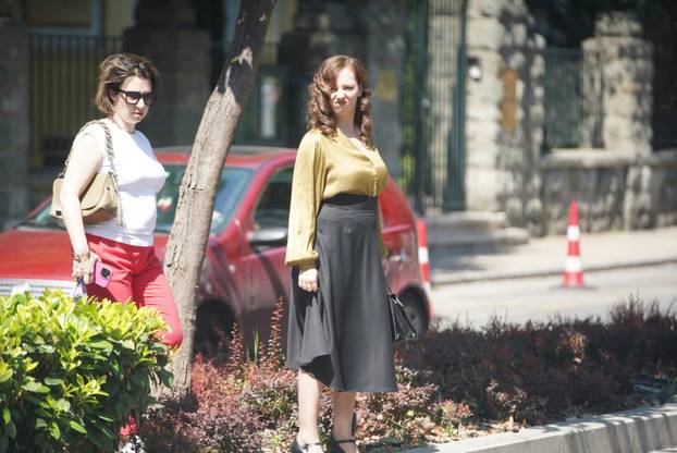 Samozatajna partnerica Gorana Bogdana snimljena je u javnosti po prvi put nakon poroda... | 24sata