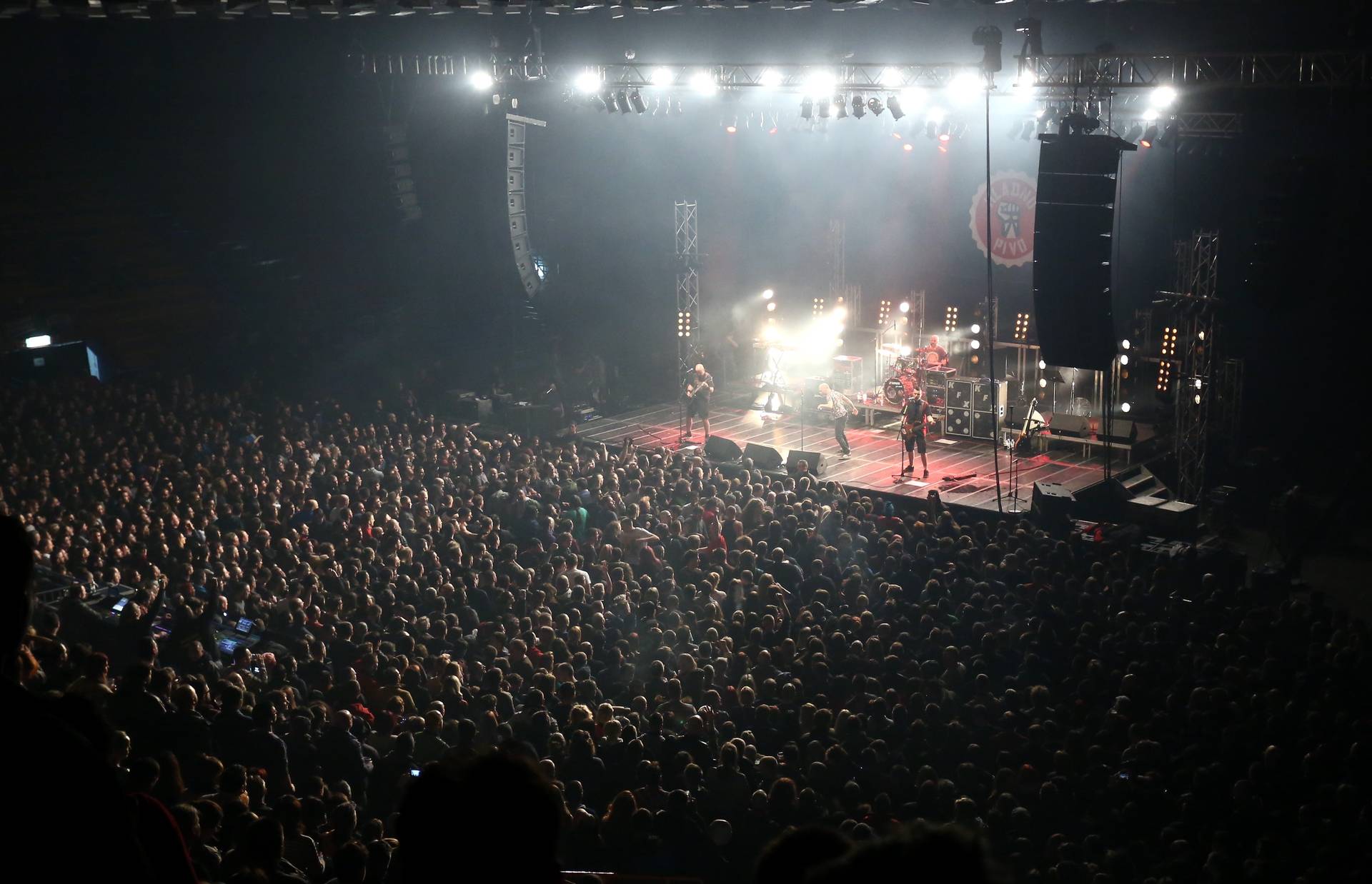 Galerija slika - Hladno pivo slavi 30 godina na sceni: Dom sportova bio ...