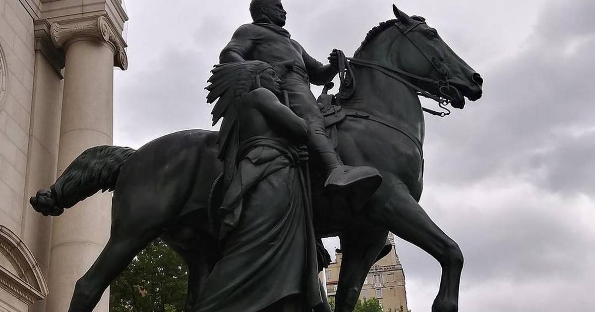 Uklonili kip bivšeg američkog predsjednika T. Roosevelta u New Yorku ...