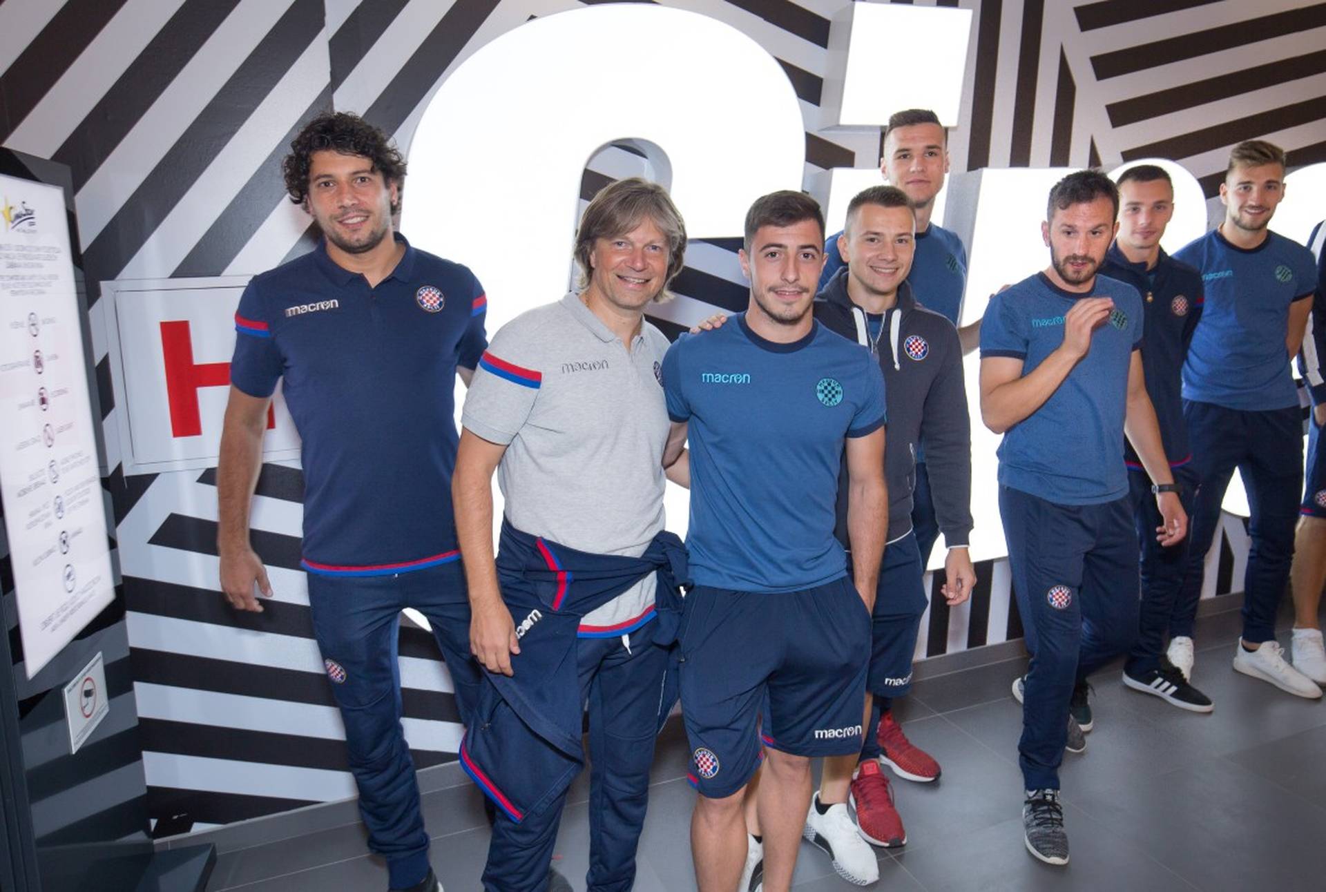 Galerija slika - 'Bili' na team buildingu uz film i kokice uoči tekme s ...