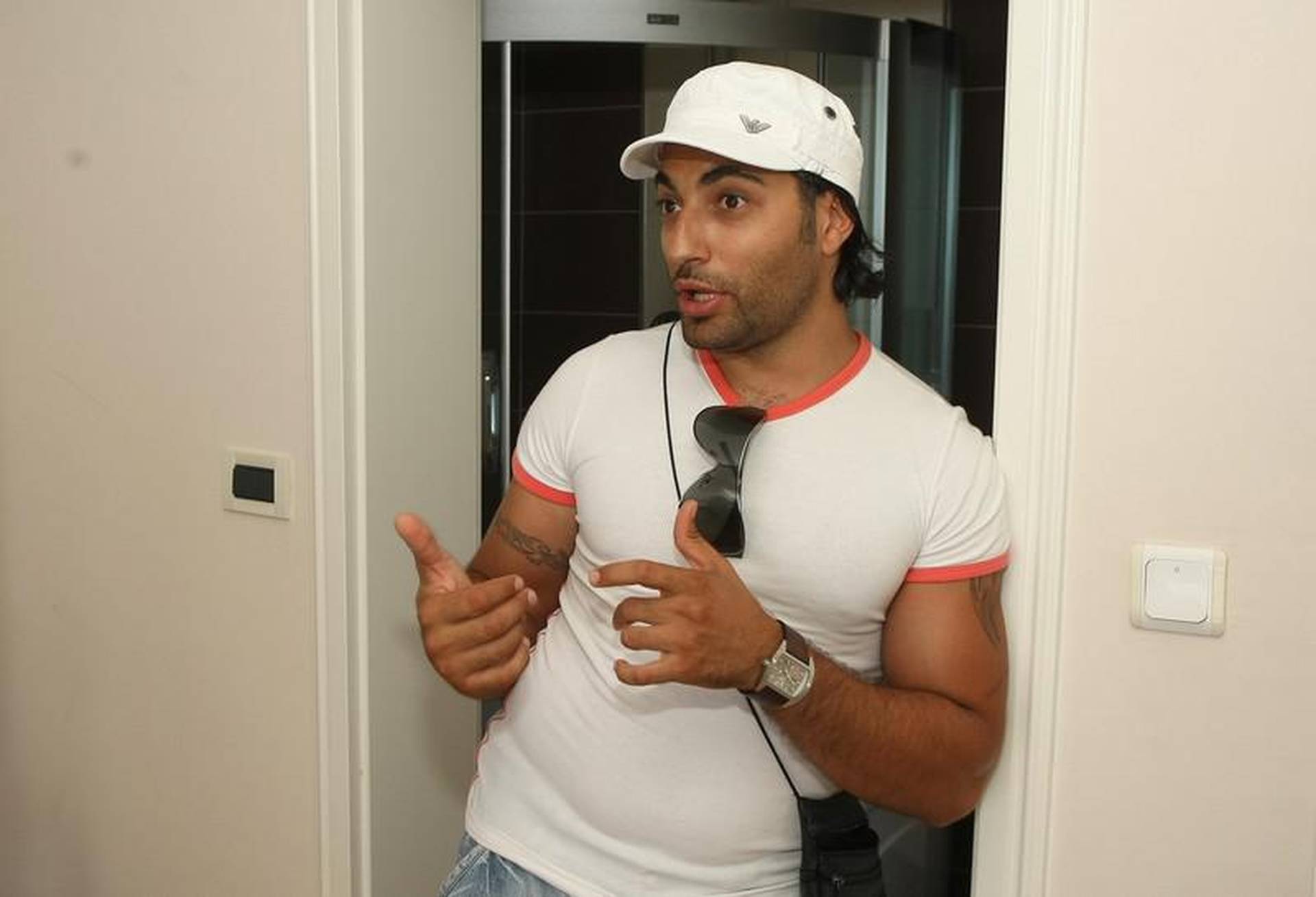 Galerija slika - Hamdija Seferović istukao mladića i razbio mu arkadu ...