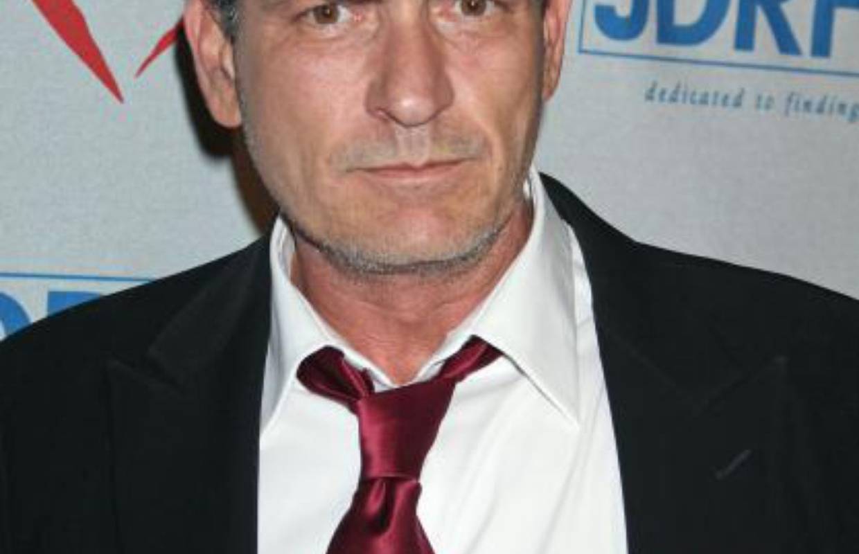 Charlie Sheen: Nevjerojatno mi je da sam, nakon svega, živ | 24sata