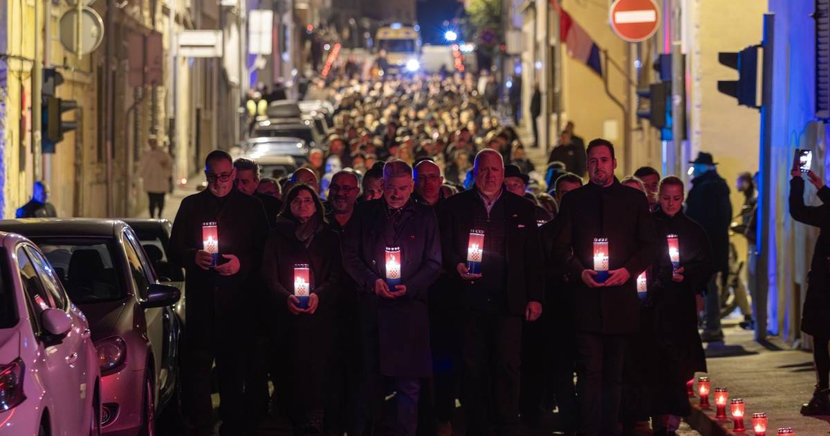 FOTO Mimohod za Vukovar i Škabrnju u Puli: 'Oni su simboli naše boli ...