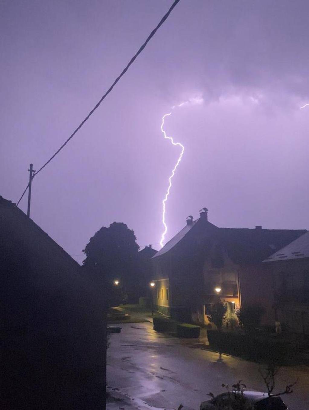 FOTO Pogledajte slike munja nad Zagrebačkom županijom | 24sata
