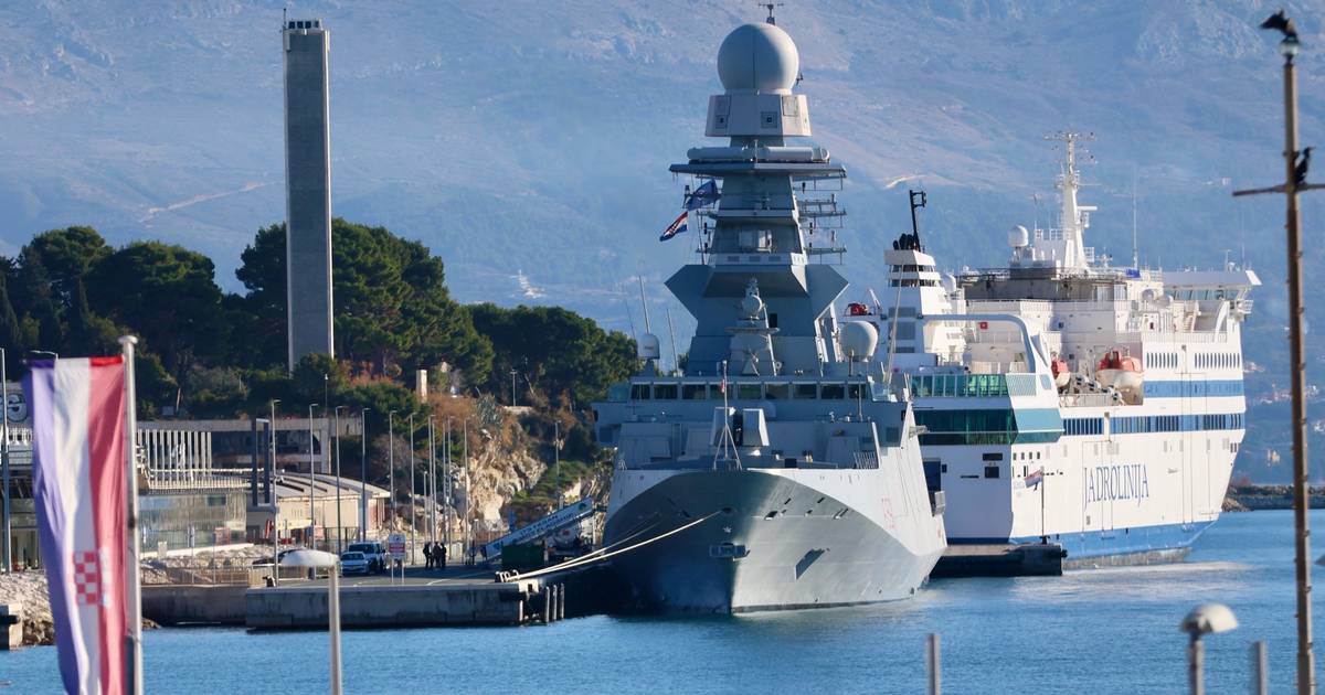 FOTO Talijanski NATO-ov brod stigao je u Split: Ima napredni oružani ...