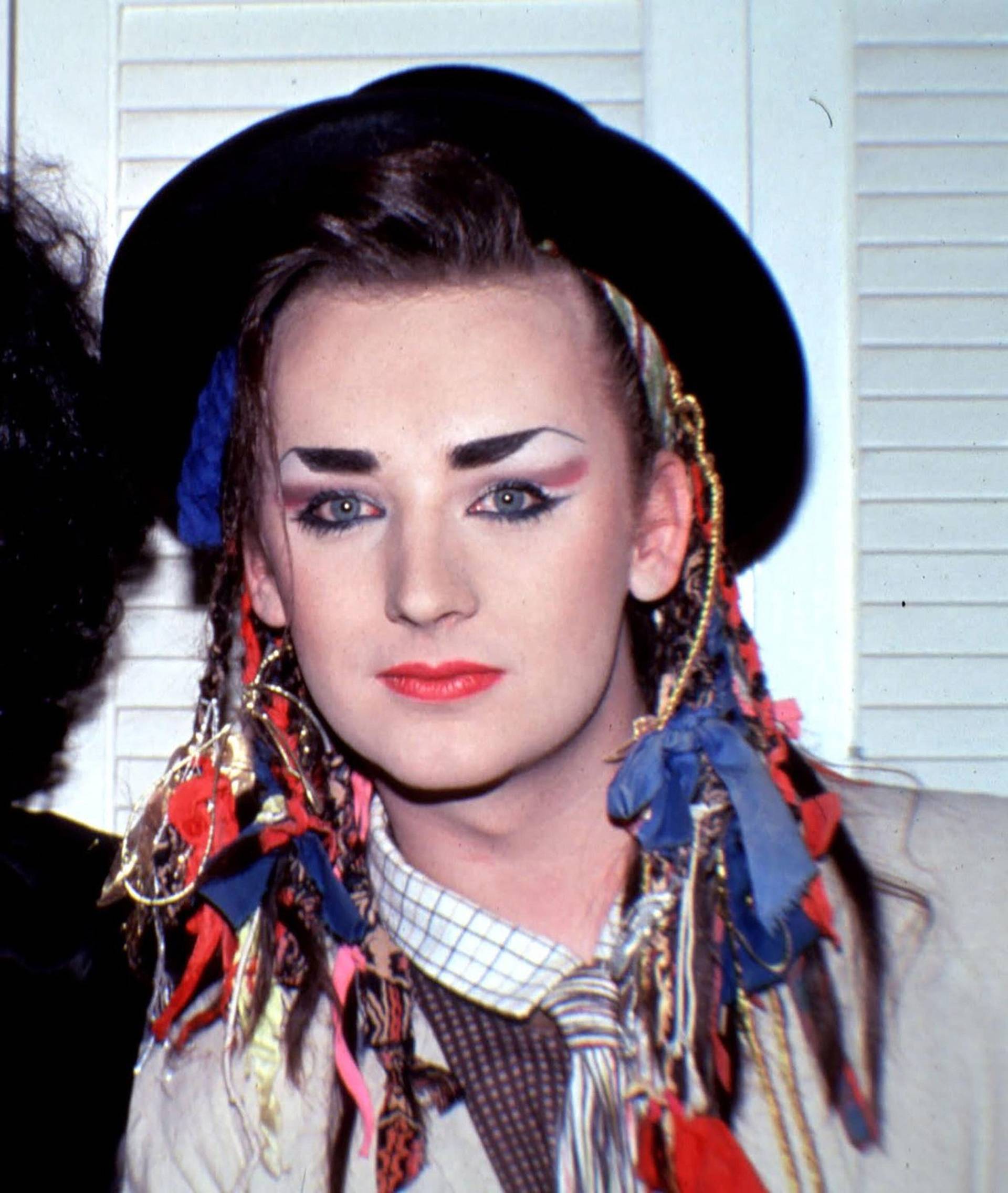 FOTO Bio je na transplantaciji kose, a evo kako se Boy George mijenjao ...
