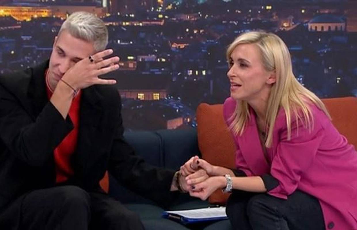 MarcO Cuccurin u emisiji nije mogao suzdržati emocije: 'Ona ovo gleda ... MarcO Cuccurin u emisiji nije mogao suzdržati emocije: 'Ona ovo gleda ...