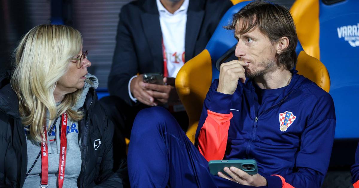 Mama 'vatrenih' postala baka! 'Moja curica rodila je curicu' | 24sata