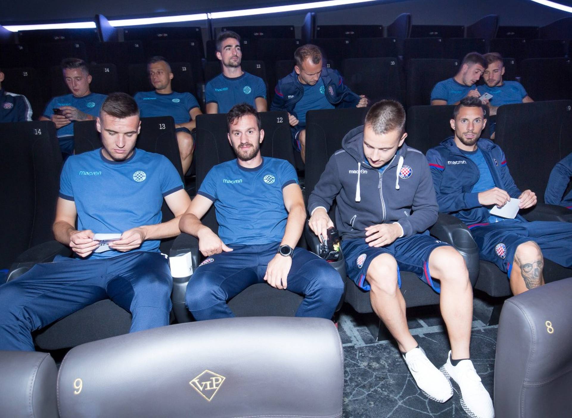 Galerija slika - 'Bili' na team buildingu uz film i kokice uoči tekme s ...