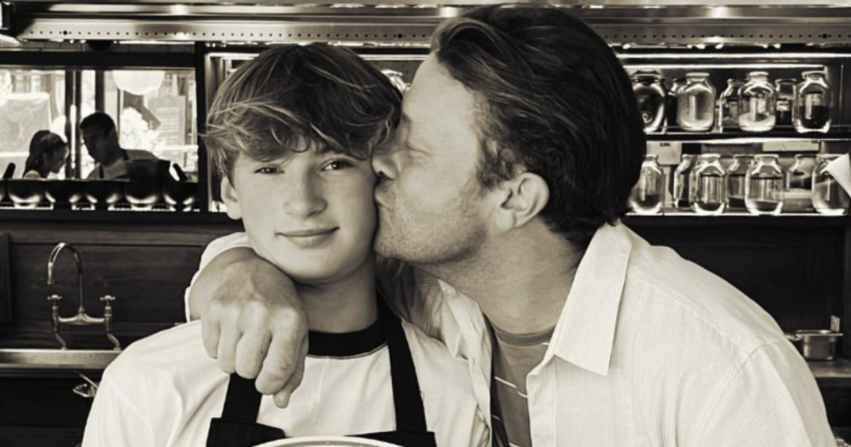 Jamie Oliver: Sin (13) ide mojim stopama, nikad nije prerano... | 24sata