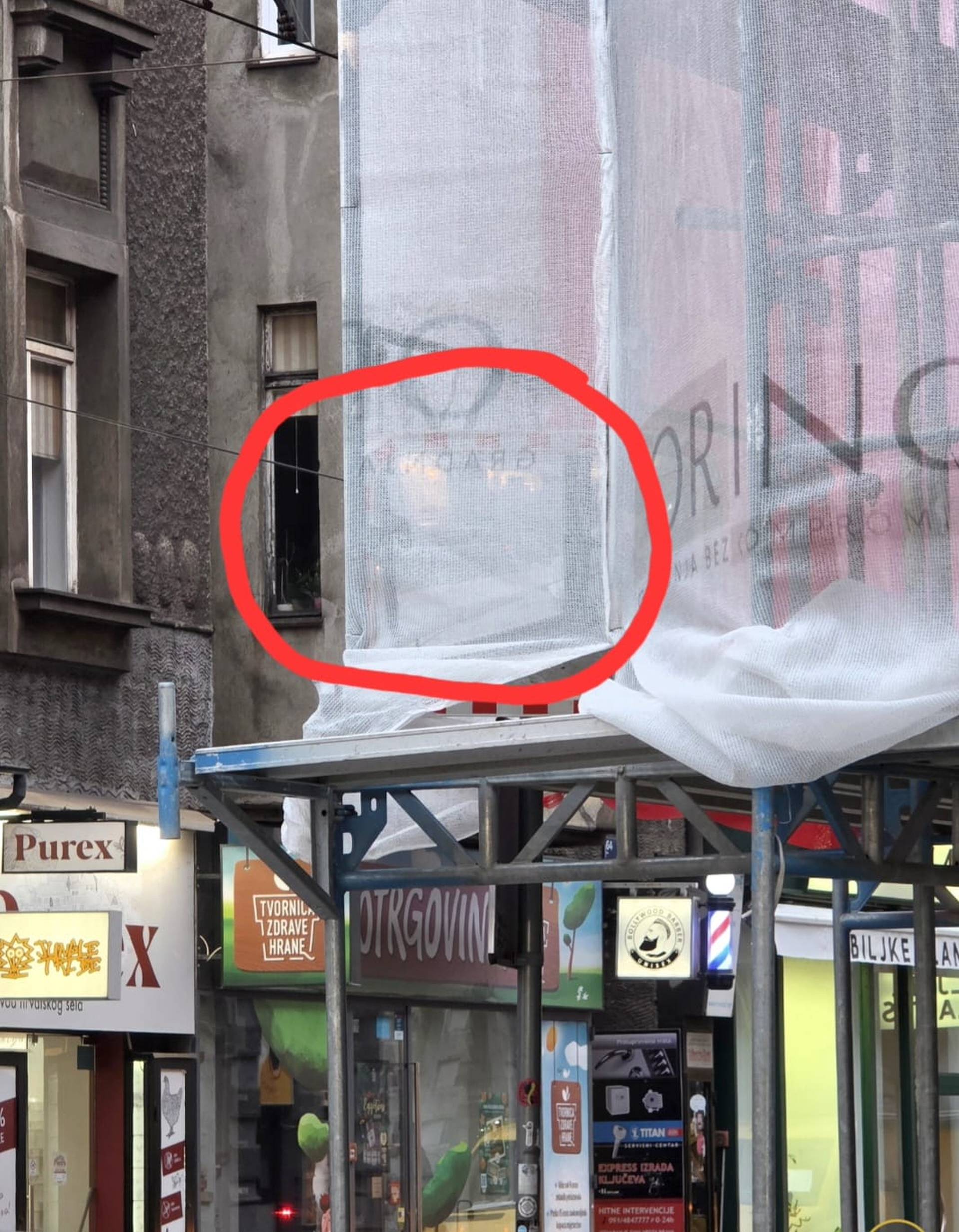 Galerija slika - Bizarna scena u Zagrebu: I kak da se ja sad uključim u promet? | 24sata