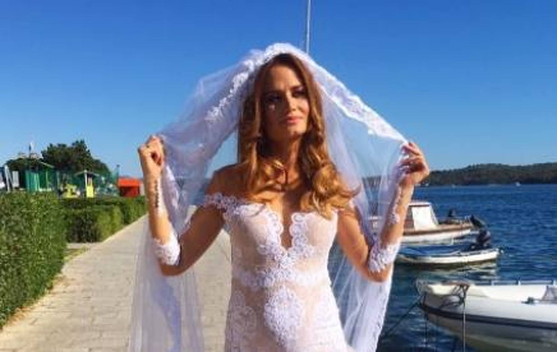 Galerija slika - Misica Maja Cvjetković (36) je dobila 'unuku ... Galerija slika - Misica Maja Cvjetković (36) je dobila 'unuku ...