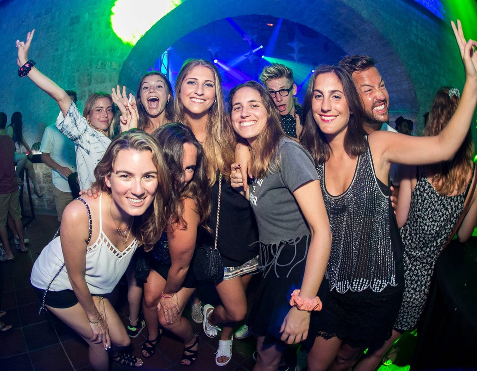 Galerija slika - Britanski duo, Full Intention prvi puta svirao u ...