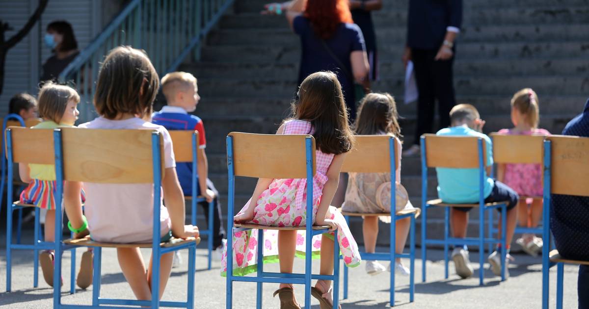 Sindikat: Skratite školski sat na 30 minuta! Neizdrživo je raditi pod ...