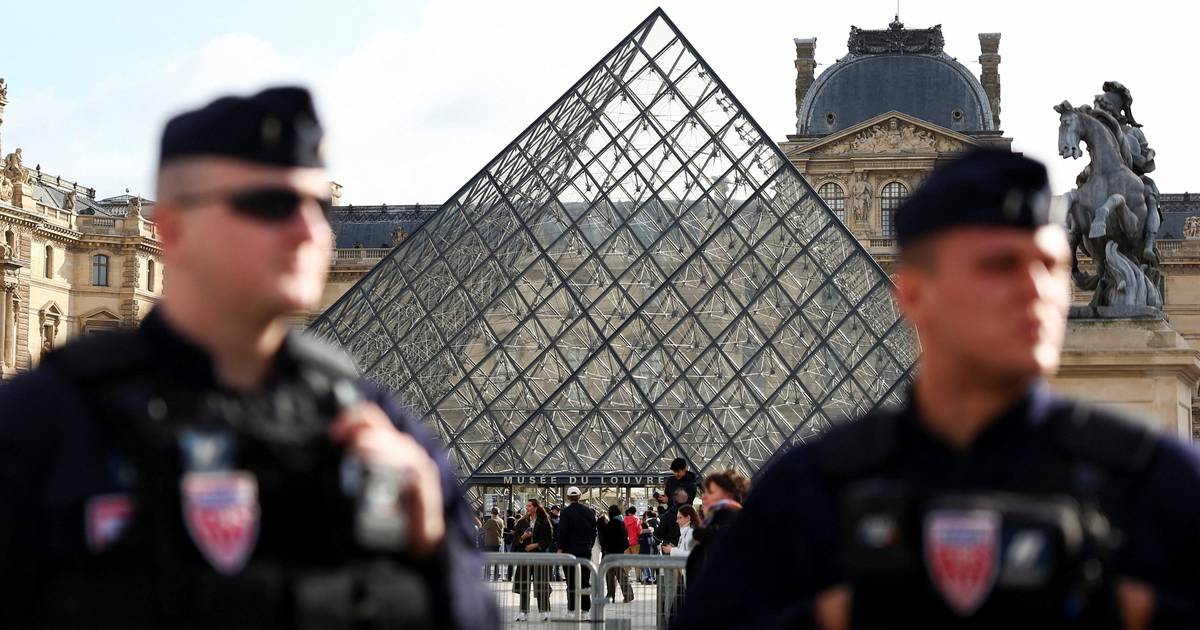 Pljačka stoljeća u Louvreu: Lozinka za kamere bila “Louvre”, nestali ...