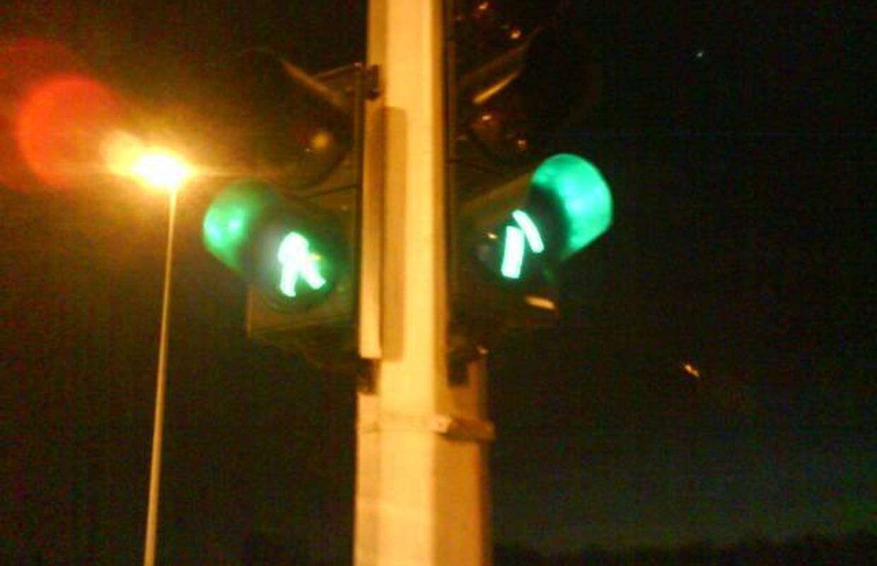 Semafor pokazivao zeleno i za pješake i za vozače | 24sata