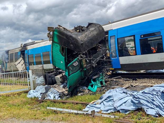FOTO Nepalac se u Austriji zabio u vlak varaždinskim kamionom: Za dlaku smo izbjegli katastrofu ...