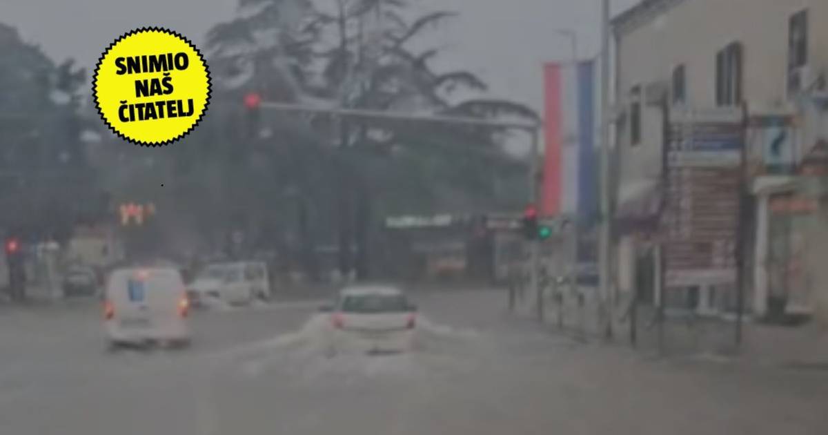 VIDEO Nevrijeme u Biogradu: 'Auti skoro pa plivaju po cesti' | 24sata