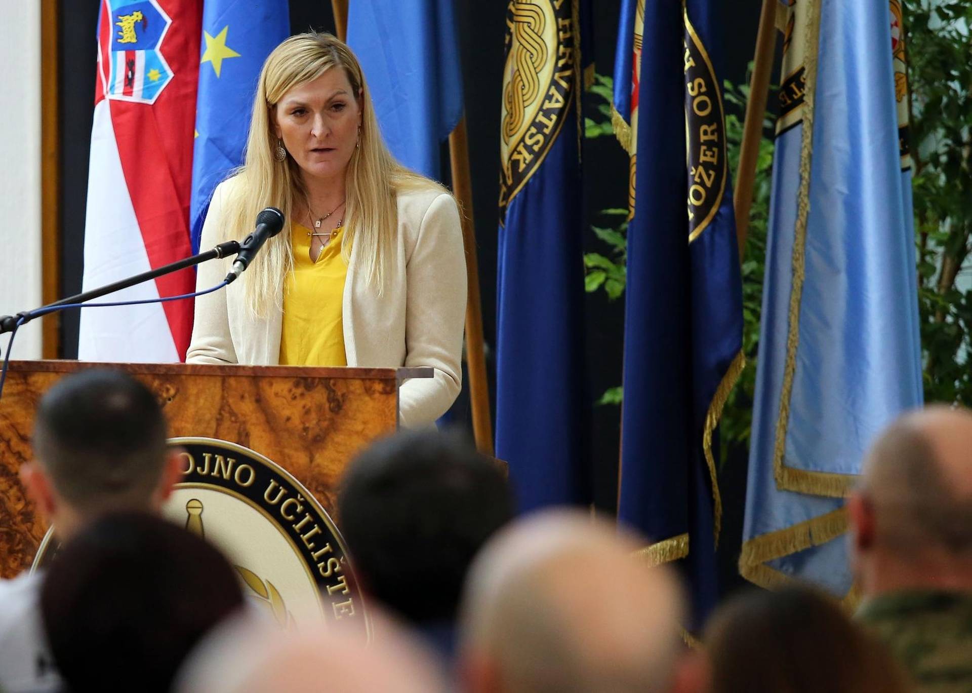 Galerija slika - Janica na Sljemenu prvi put u javnosti nakon sinova rođenja | 24sata