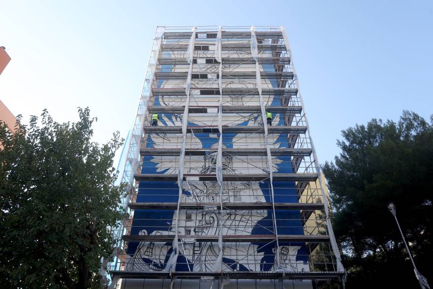 FOTO Armada radi veličanstveni mural voljenom klubu. Evo kako izgleda ...