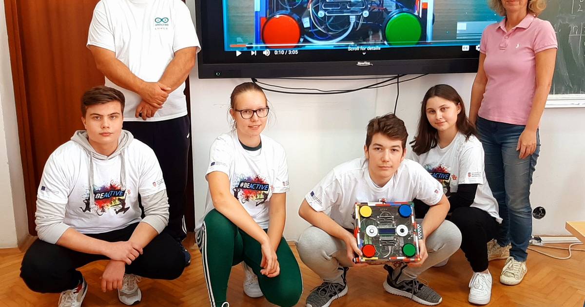 Zlatne vukovarske robotičare okupili su nastavnik tjelesnog i ...