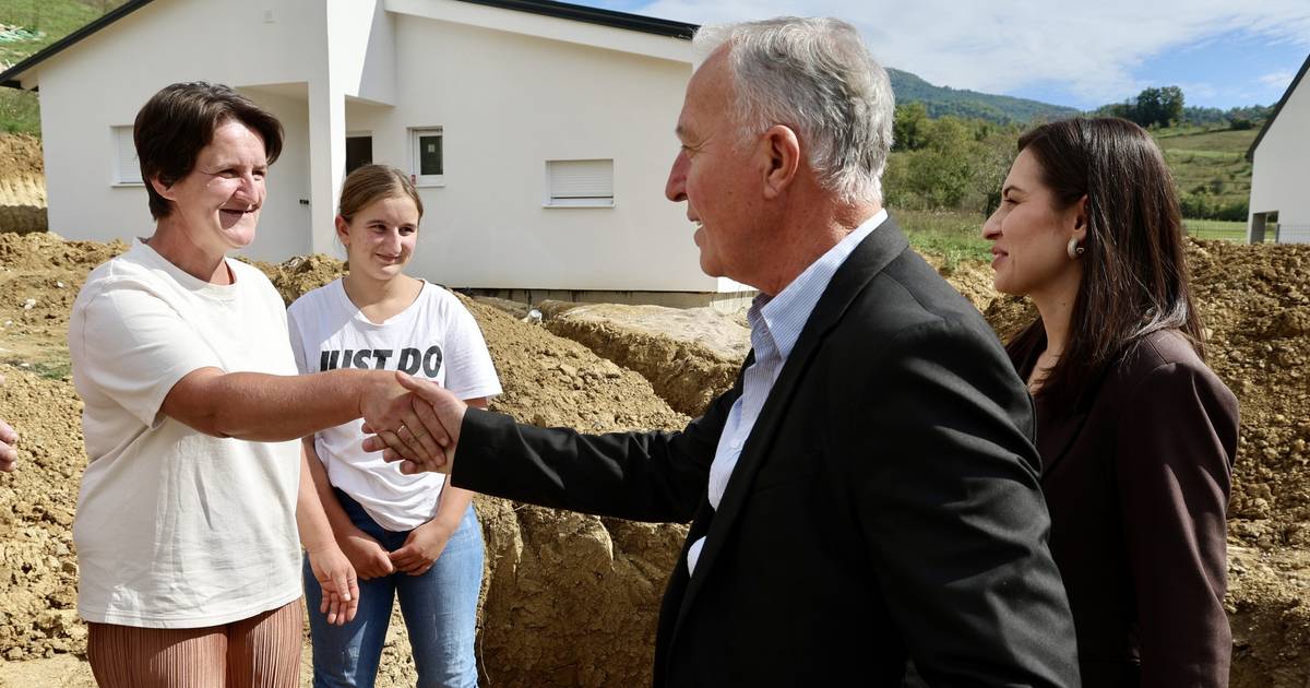 Violeta donirala dvije montažne kuće obiteljima u Jablanici i u Buturović Polju | 24sata