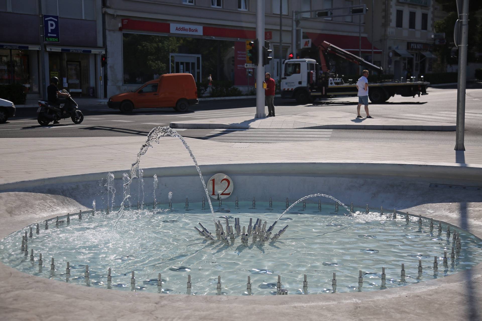 Novu šibensku Poljanu krasi jedinstveni vodeni sat koji privlači pažnju ...