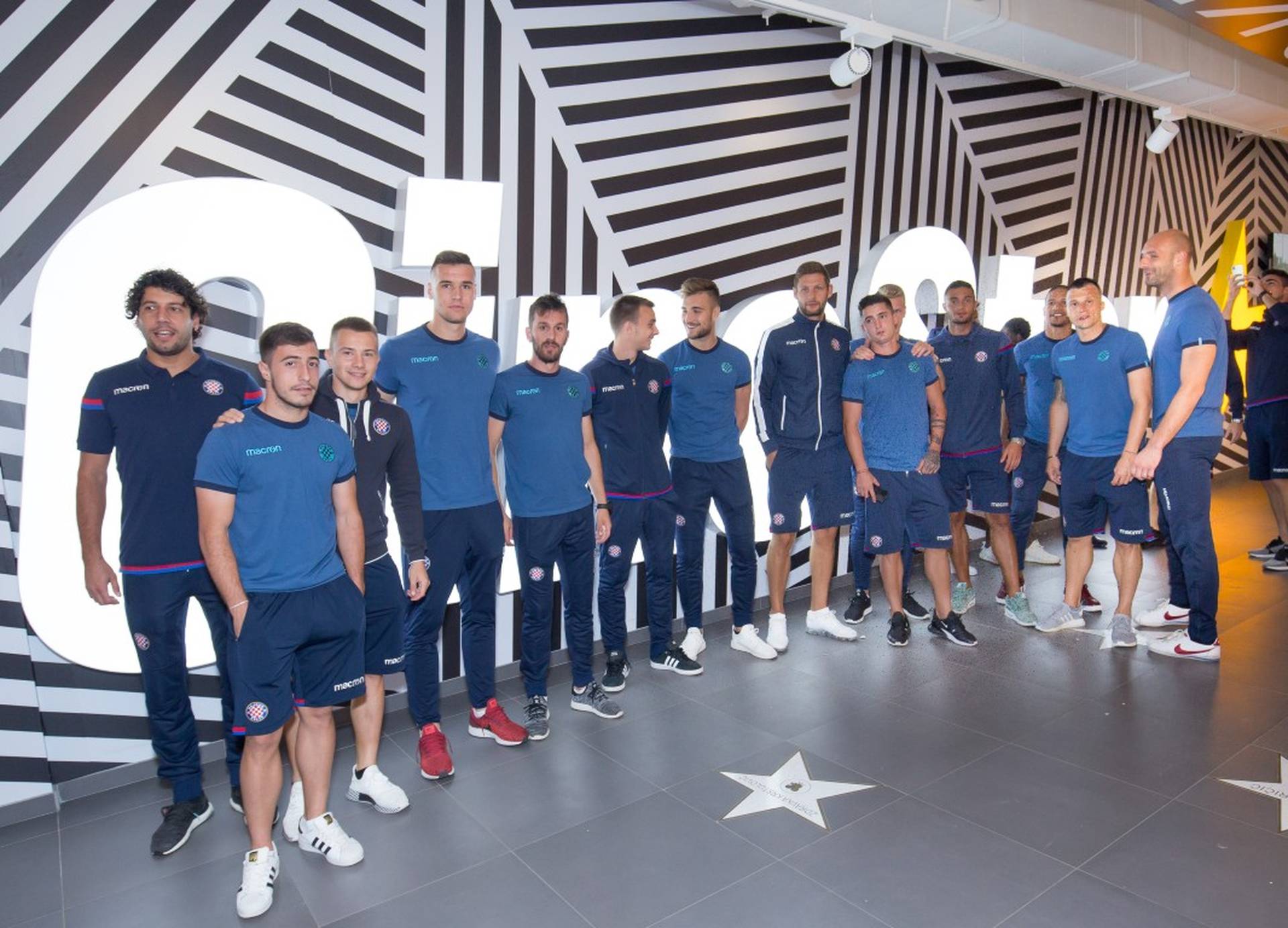 Galerija slika - 'Bili' na team buildingu uz film i kokice uoči tekme s ...