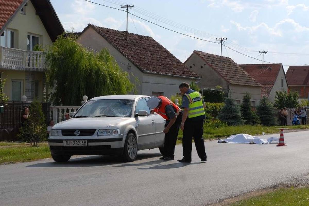 Selci Đakovački: Pregazio starca (77) na pješakom | 24sata